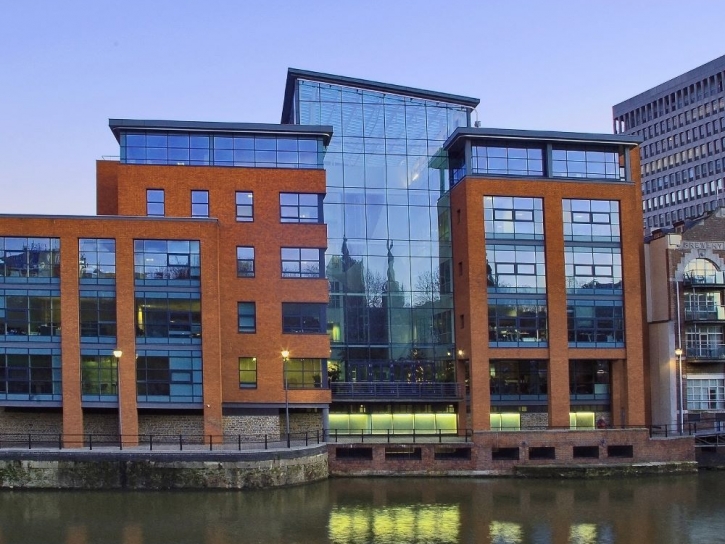 Nottingham Commercial Cleaners - Specialist Cleaning Services | CSG